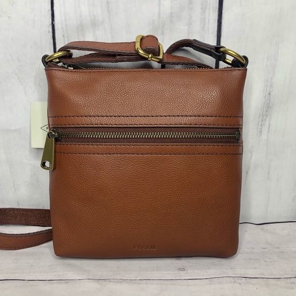 Fossil | Bags | Fossil Voyager Small Leather Crossbody Bag Purse | Poshmark